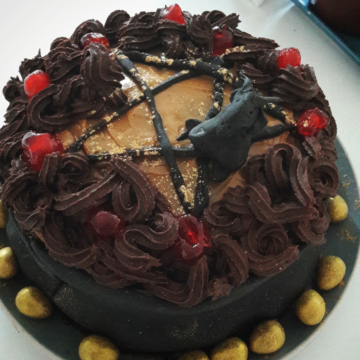 How to make a black metal cake – Sally Partridge